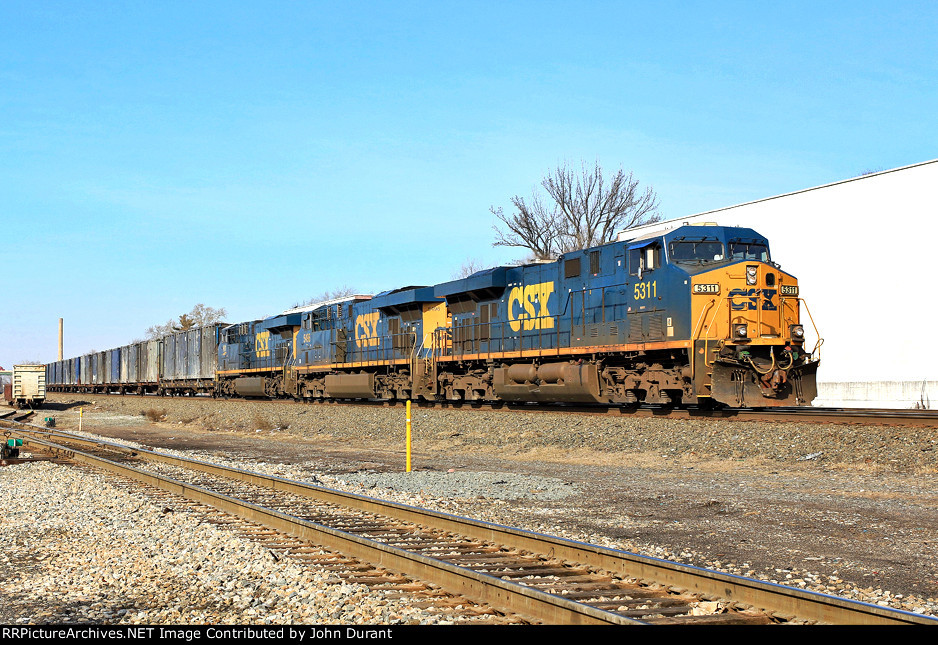 CSX 5311 on Q-711